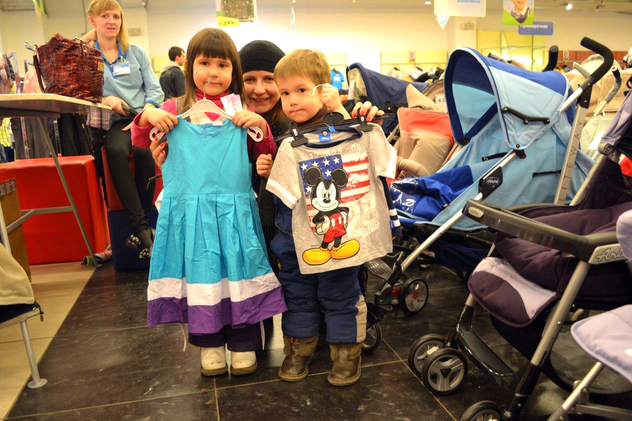 Thousands receive new clothing for Passover - The Federation of Jewish ...
